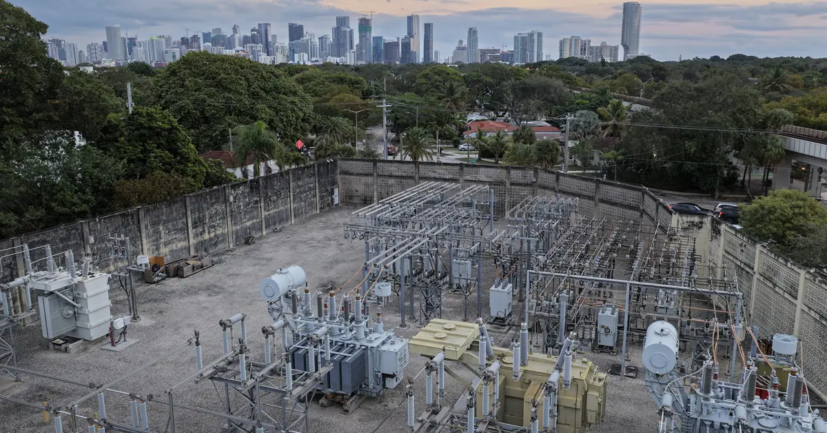 US Acts to Speed Up Power Grid Hook-Ups for AI Data Centers