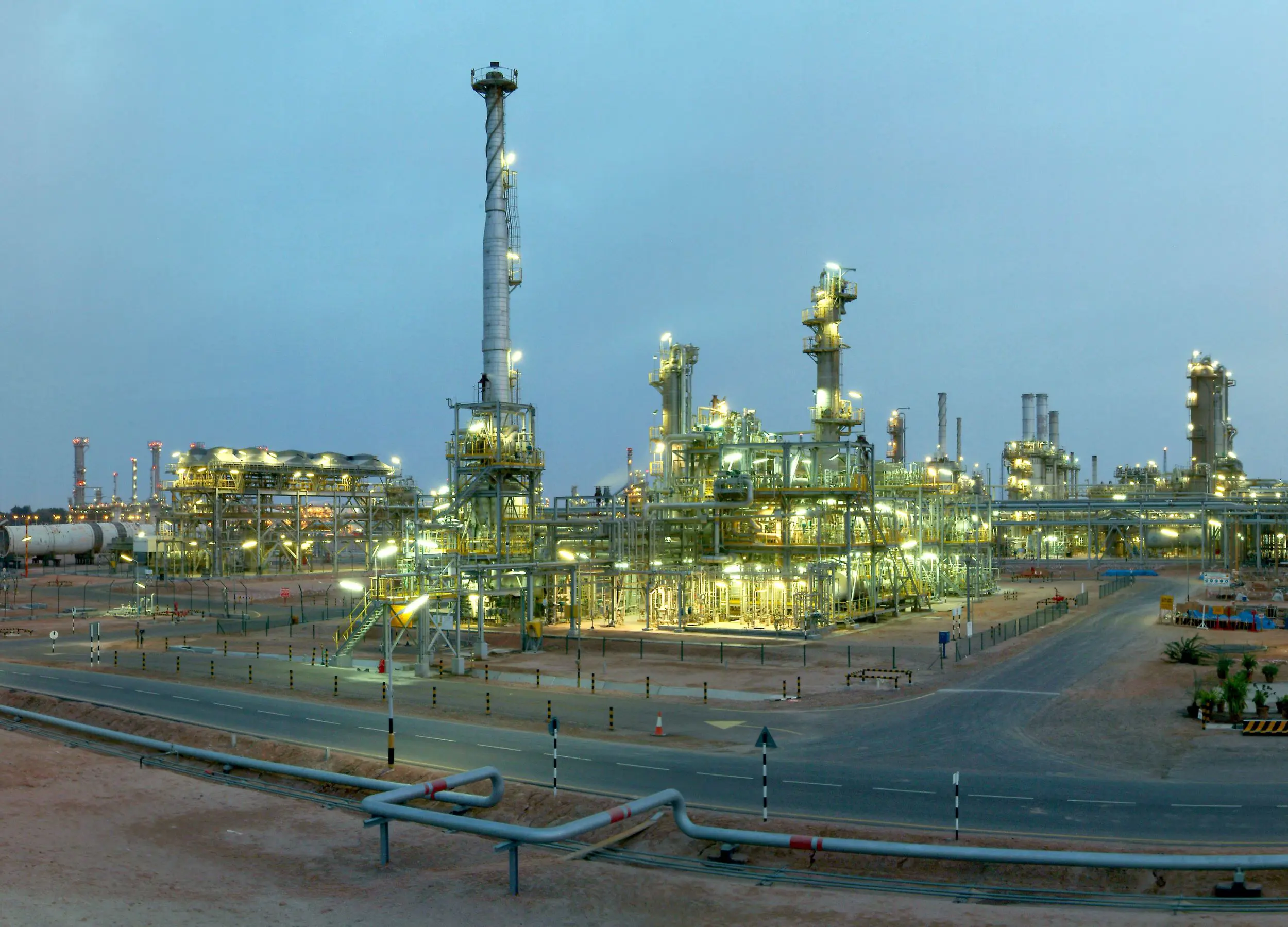 ADNOC awards $400m critical equipment contract for low carbon LNG project