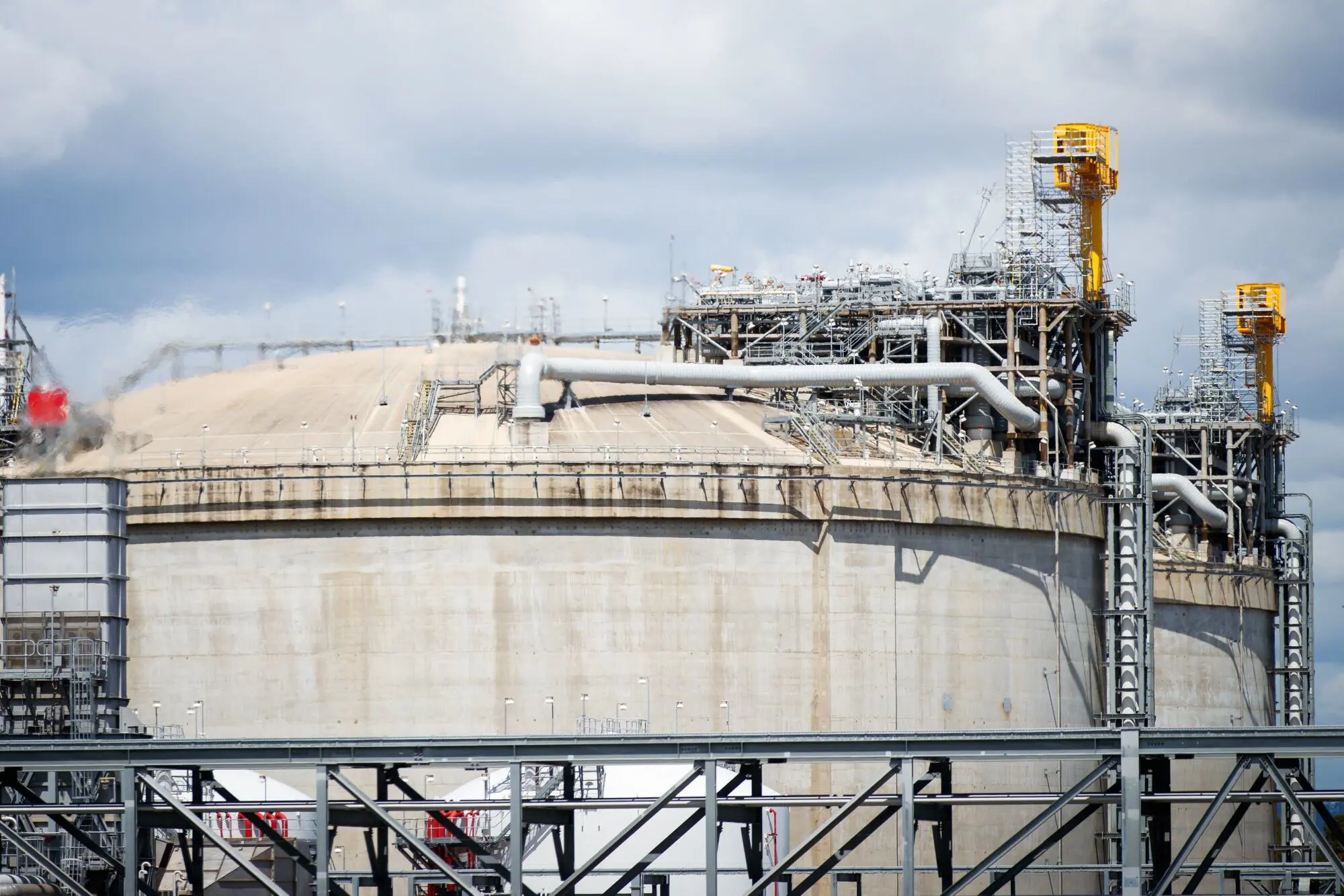 Vitol, Glencore Eye New Fortress’ Jamaica LNG Assets