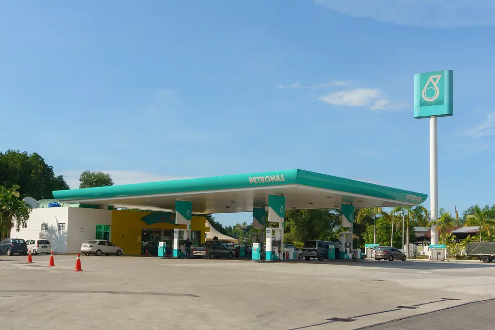 Petronas to design first complete CCS project