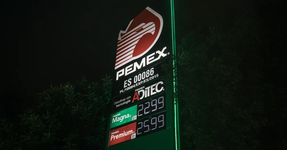 Mexico’s Pemex Says Nine Injured, One Dead in Platform Fire
