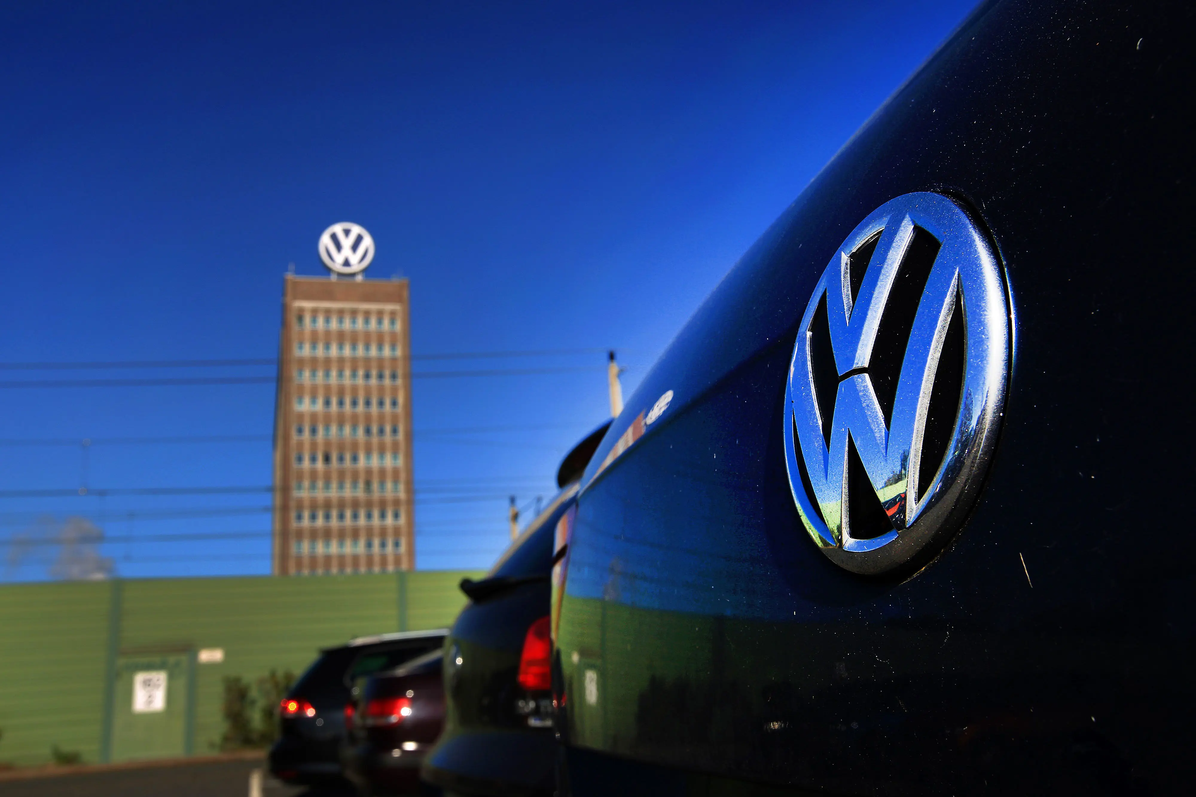 VW Plans $355 Million Venture Capital Fund for