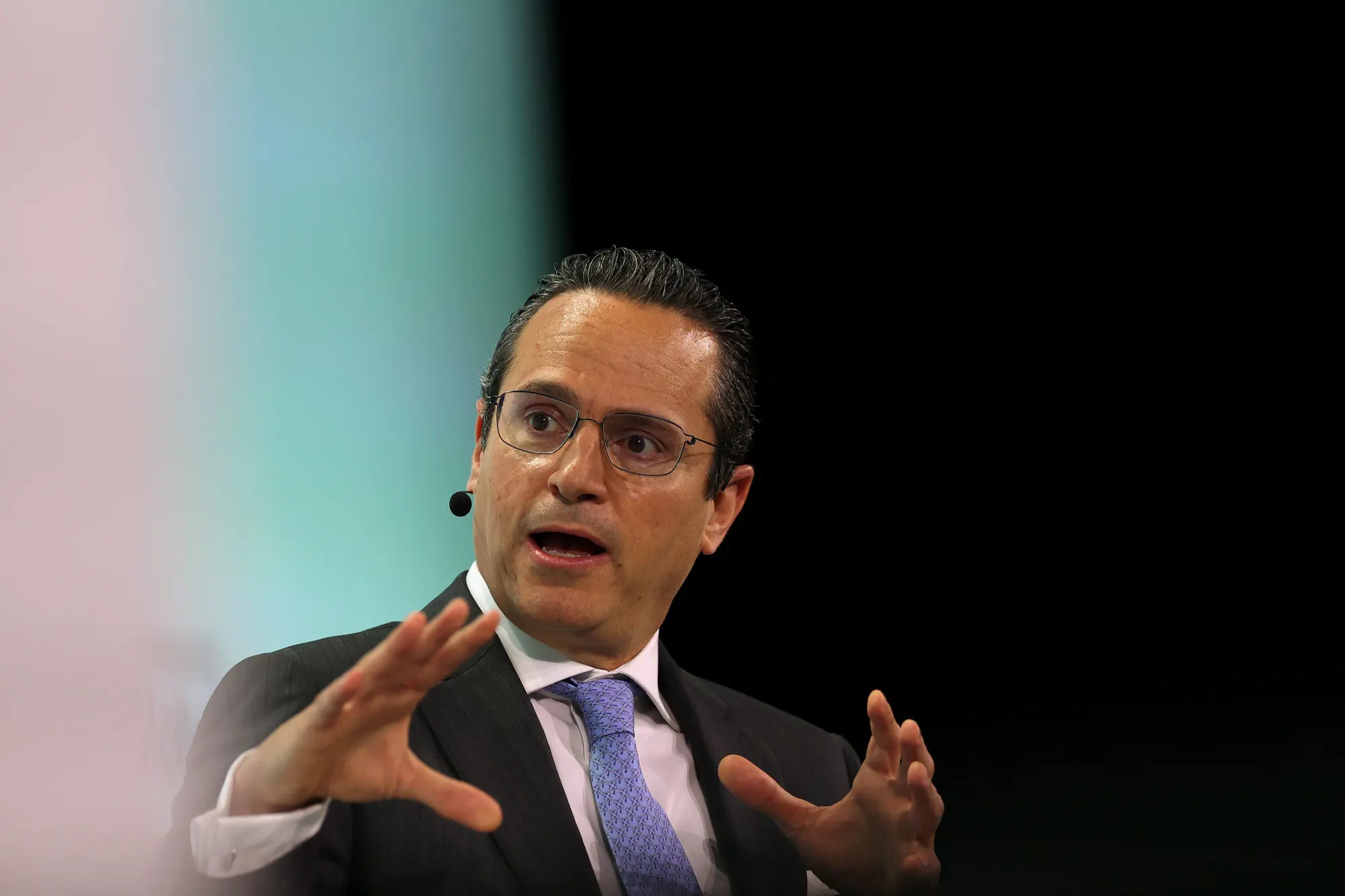 Shell CEO Warns of Risk From Volatile Policy in DC Visit