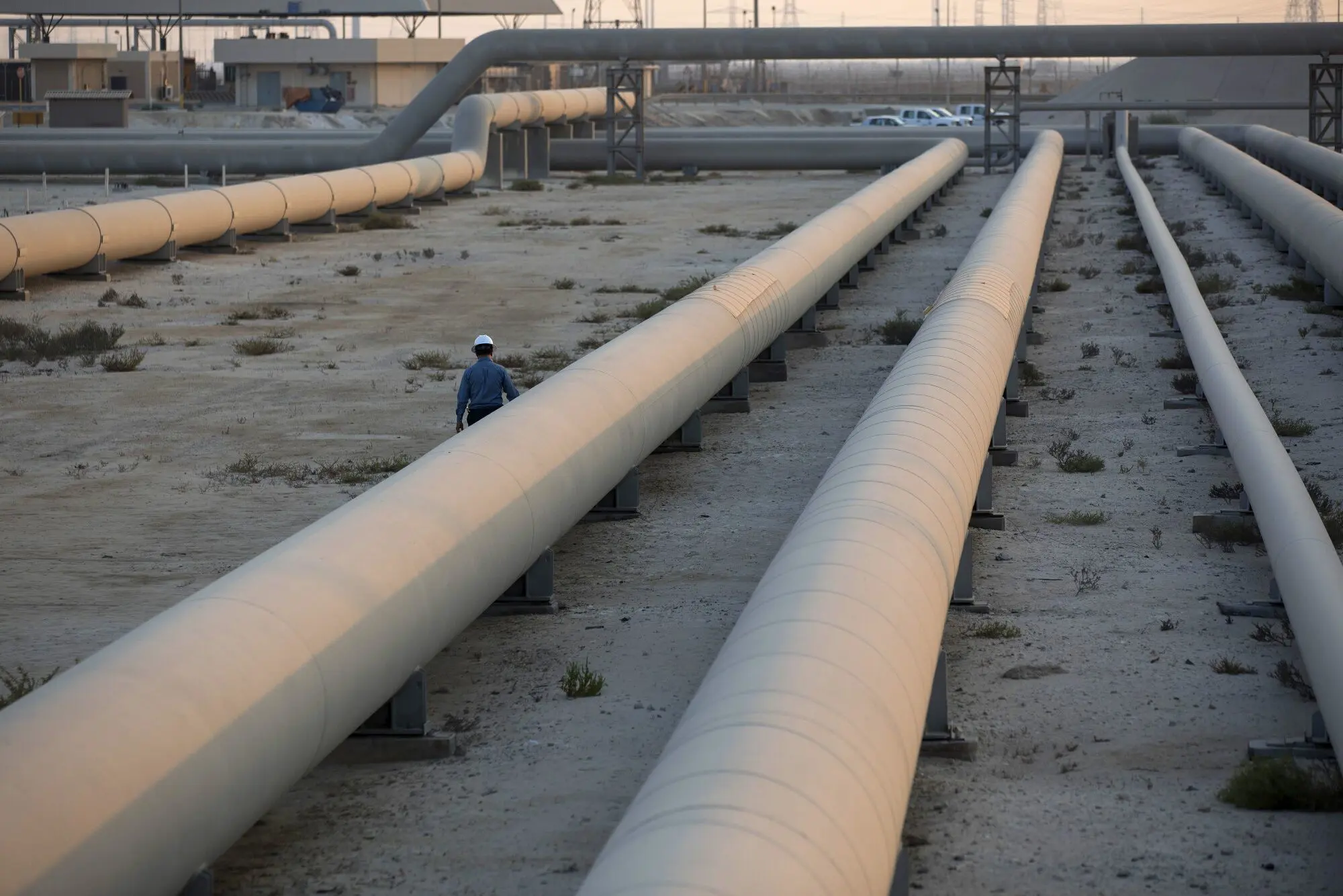 Oil Advances After Weekly Slump as Saudi Arabia Jacks Up...