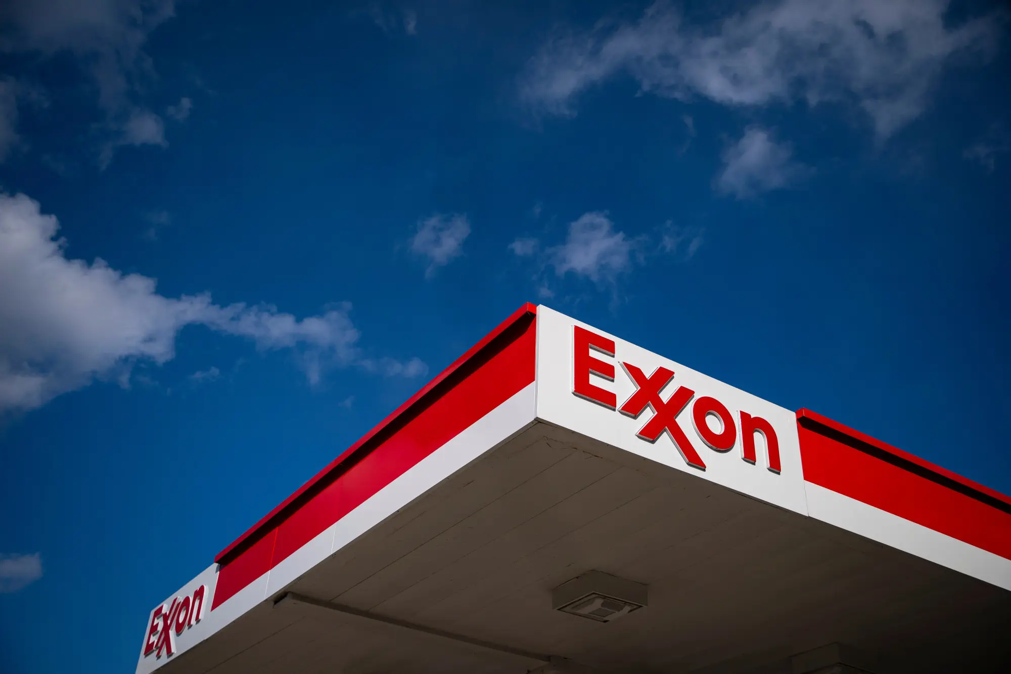 Exxon Surpasses Expectations as Pioneer Deal Fuels Record