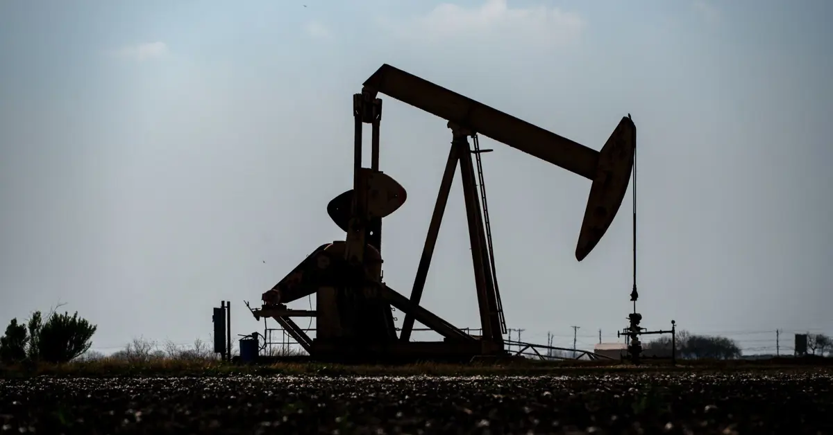 Oil Steadies After First Drop This Week on Peace Talk Optimism