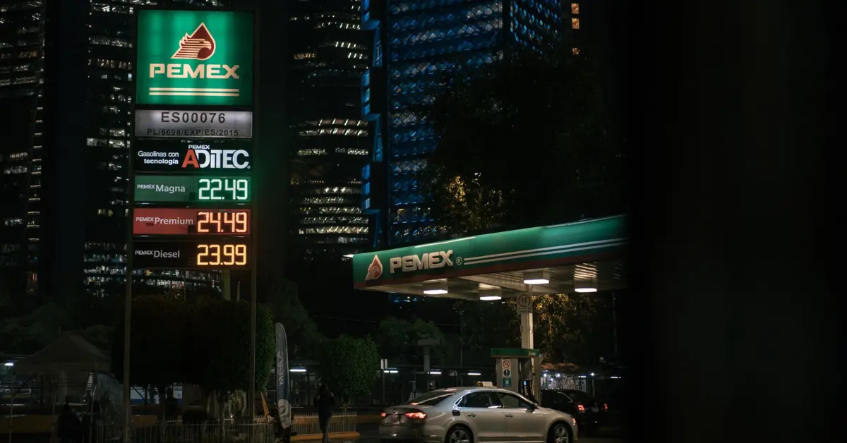 Pemex Says Blast Impacted 700,000 Barrels of Oil Output