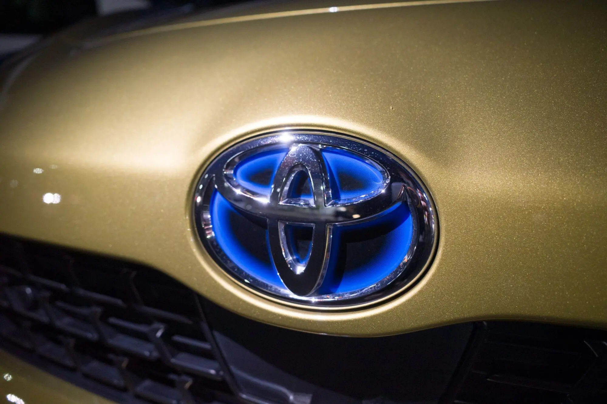 Toyota Bets on Alternate-Fuel Engines in an Electric Future