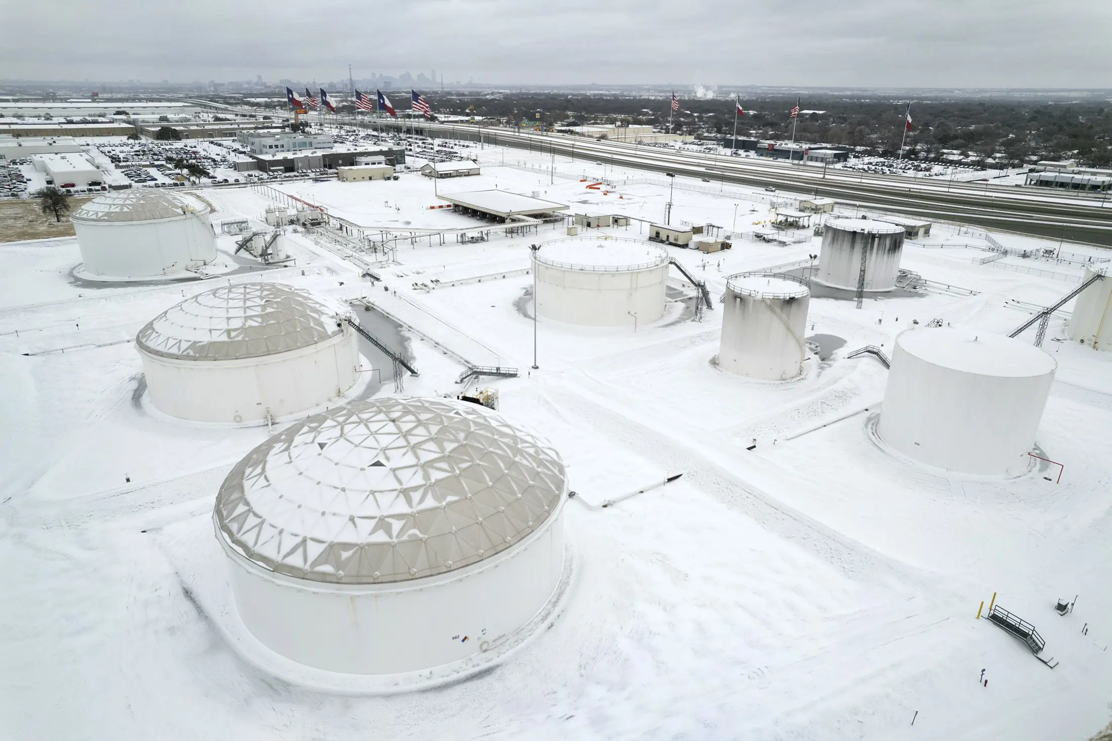 Texas Grid Faces Fresh Hurdle as Freeze Deepens Overnight