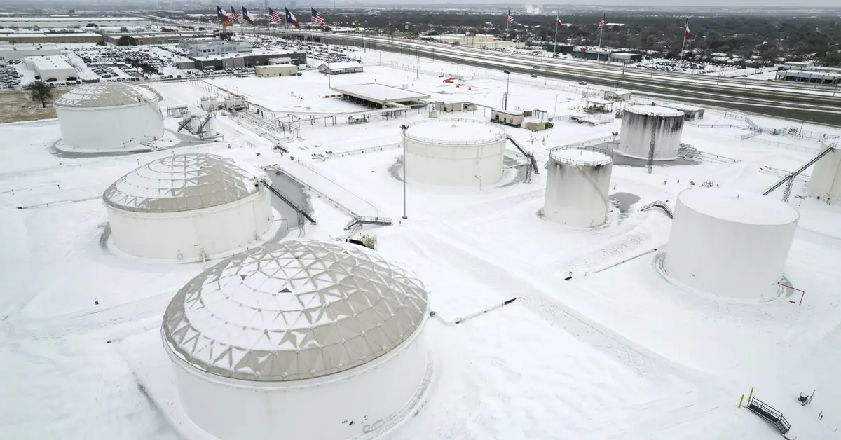 Texas Grid Faces Fresh Hurdle as Freeze Deepens Overnight